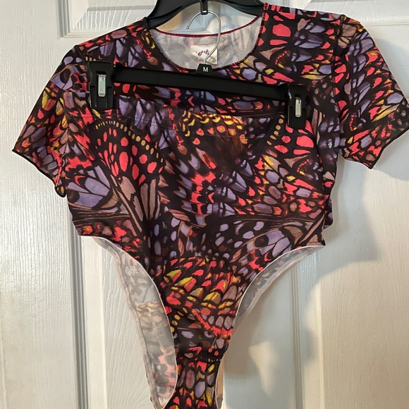 YITTY | Tops | New Yitty Colorful Red And Purple Vibrant Design Crop ...